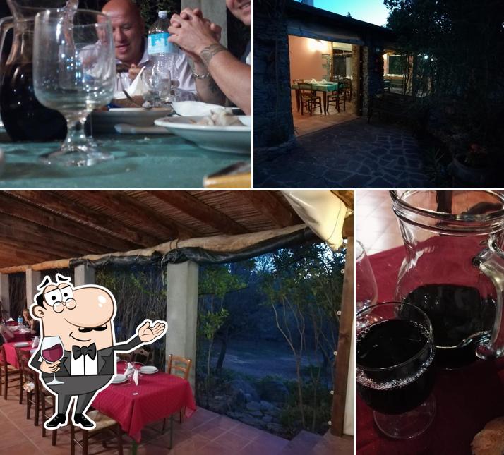 Agriturismo Scionis Sa Mindula restaurant, Geremeas, Via delle Sequoie ...