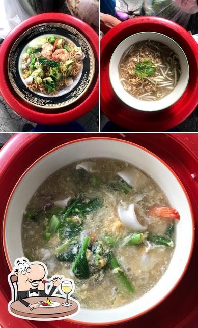 Pad Thai & Tom Yum 2., Bangkok - Restaurant menu, prices and reviews