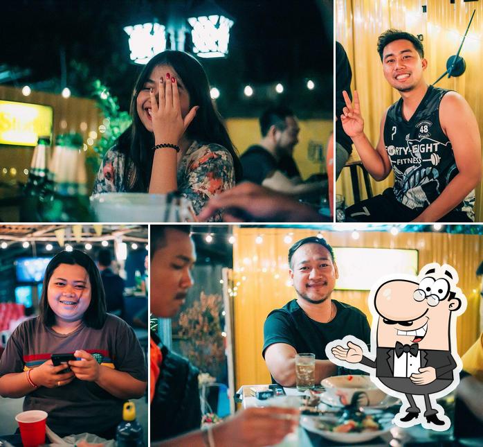 บ้านเพื่อนบาร์ restaurant, Prakhon Chai, J35M+W8M ถ. โชคชัย-เดชอุดม