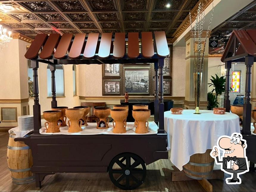 the flames castle, 2120 Dundas St E in Mississauga - Restaurant reviews