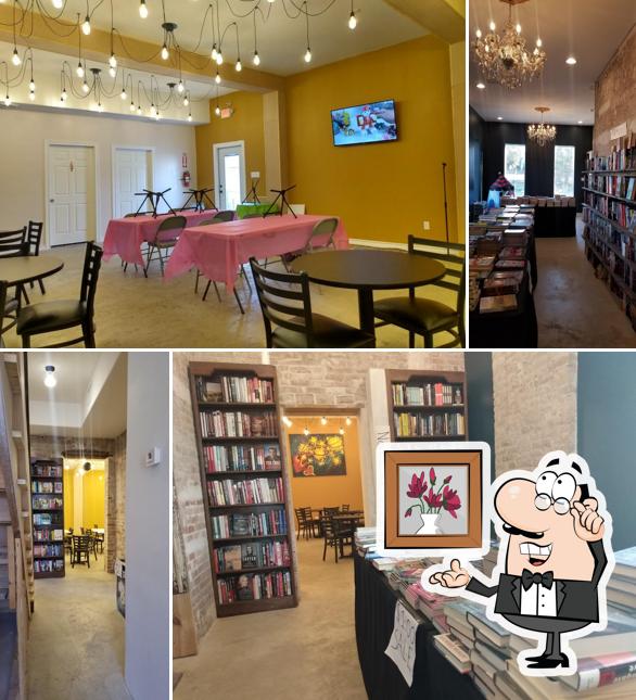 Phoenix Bookstore in Laredo - Restaurant reviews