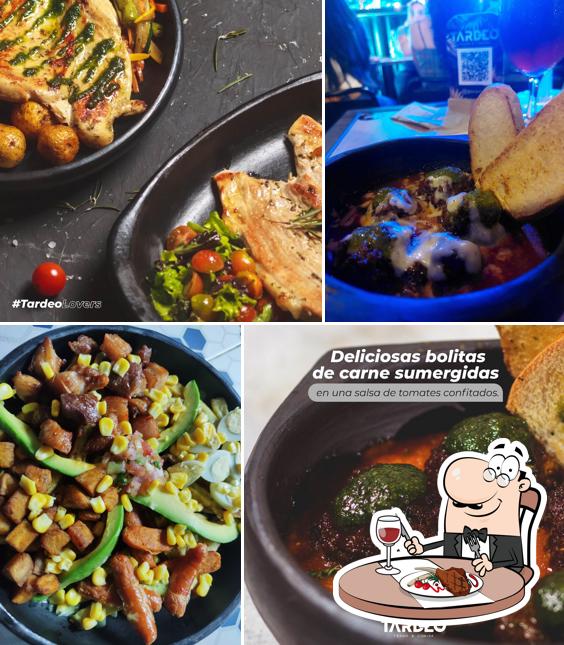 Tardeo Trago & Comida, Bello - Menú del restaurante, precios y reseñas