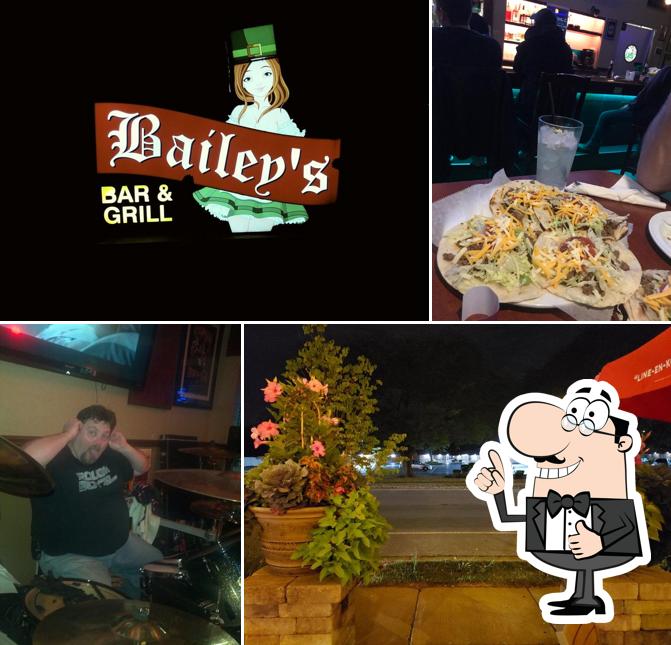Bailey's Restaurant & Bar in Tinley Park - Restaurant menu and reviews