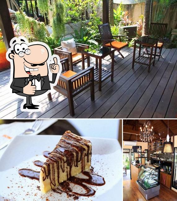 Bon cafe by kasalong, Kong Din
