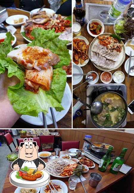 Jongno 3-ga Janggun Oyster Bossam restaurant, Seoul, 22 Supyo-ro 20-gil ...