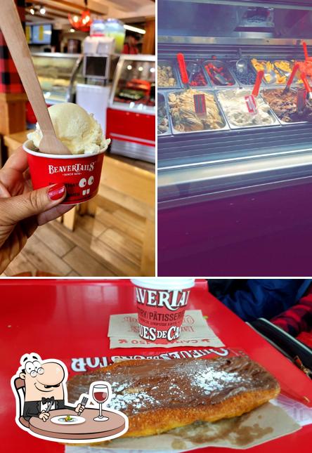 Queues de Castor- BeaverTails (Vieux Québec Petit Champlain), Québec ...