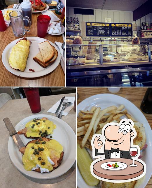 Benji's Deli & Restaurant, Milwaukee - Restaurant menu, prices and reviews