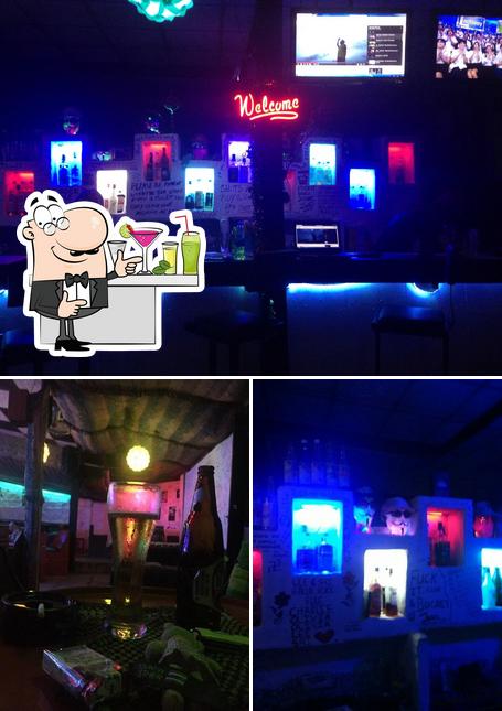 Blue Rock Bar, Nong Lu - Restaurant reviews