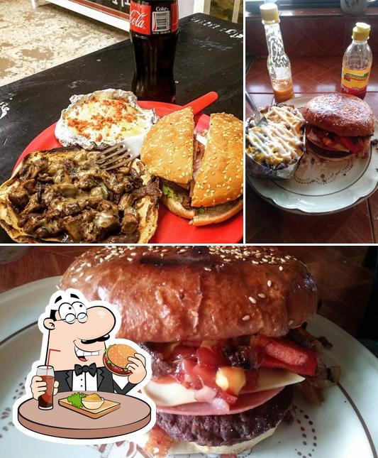 Hamburguesas el Chucho restaurant, Torreón, Priv. Independencia 2390