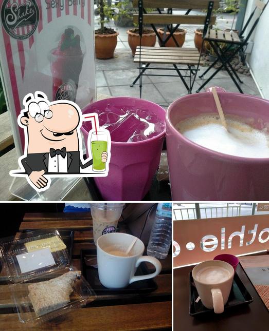 Shake Corner cafeteria, Bangkok - Restaurant reviews