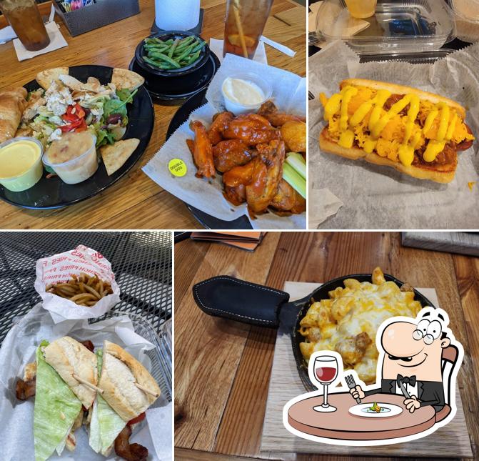 Top 5 restaurants with chicago dog in Greenville, september 2024 ...