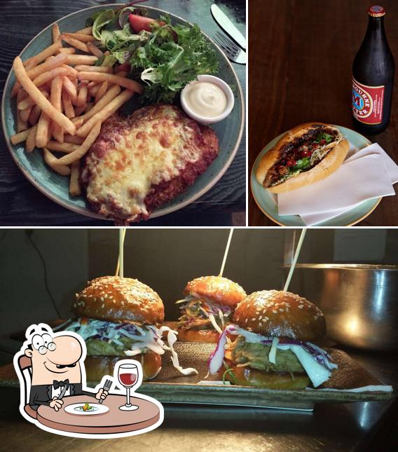 Retreat Hotel, Brunswick - Restaurant menu, prices and reviews