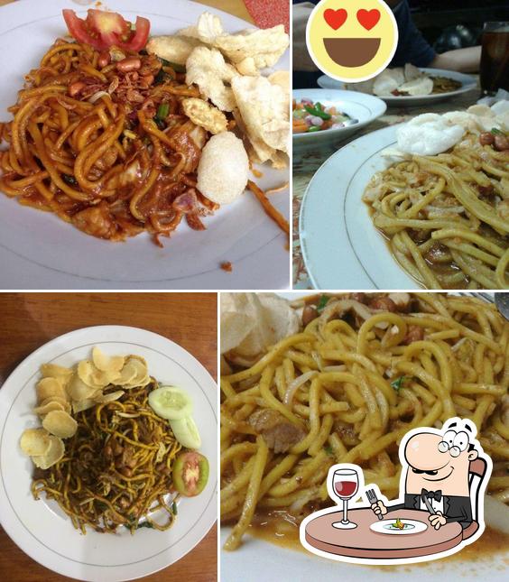 Kedai Mie Aceh Abue restaurant, South Jakarta, Jl. Tebet Timur Dalam ...