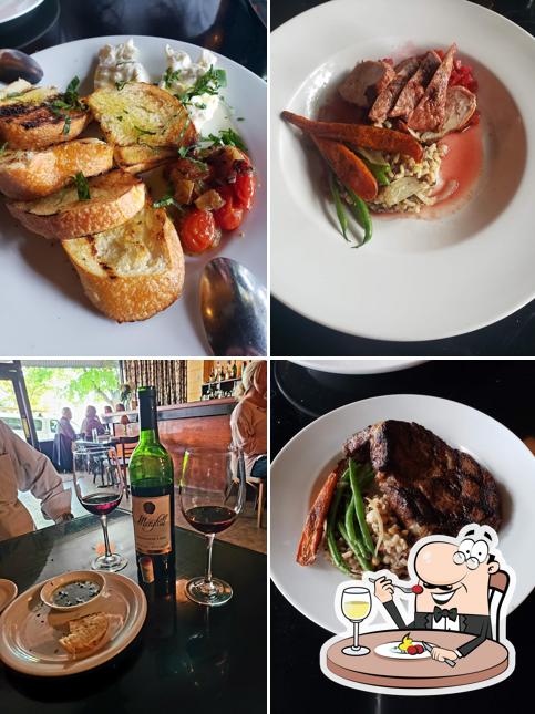 La Fermata, 2204 E 11th St in Bremerton - Restaurant menu and reviews