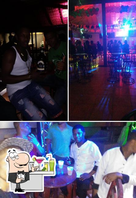 BUNGA BUNGA, Drink House pub & bar, Punta Cana, Av. Estados Unidos ...