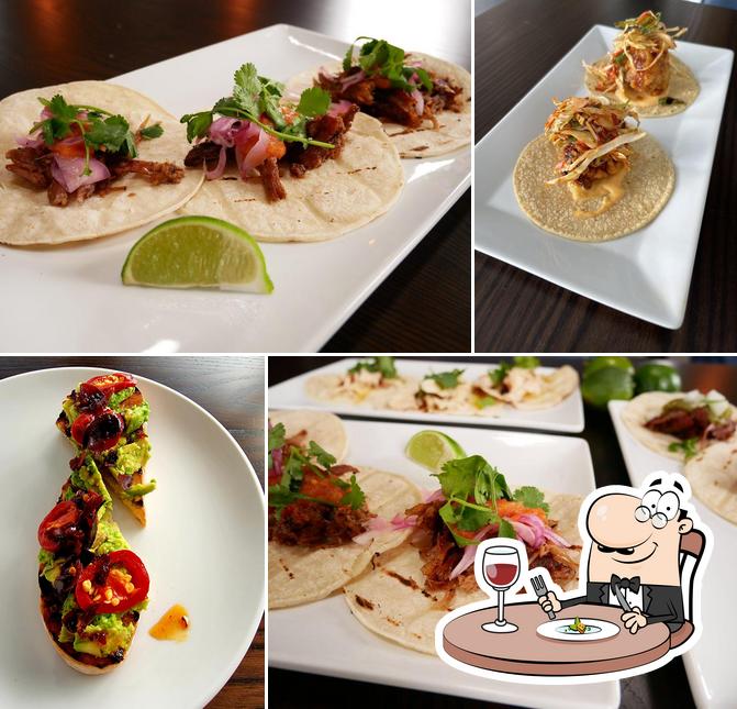 Hummingbird Lounge in New Buffalo - Restaurant reviews