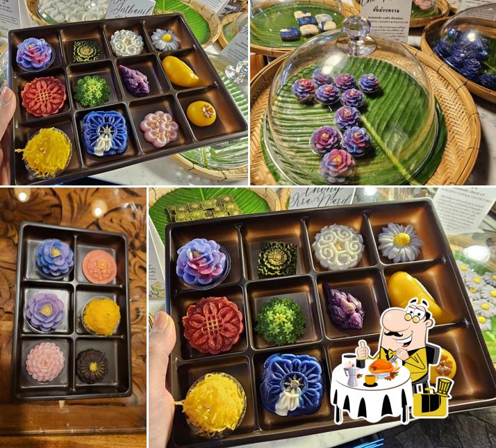 Chada Taste of Thai @Tha Maharaj desserts, Bangkok - Restaurant reviews