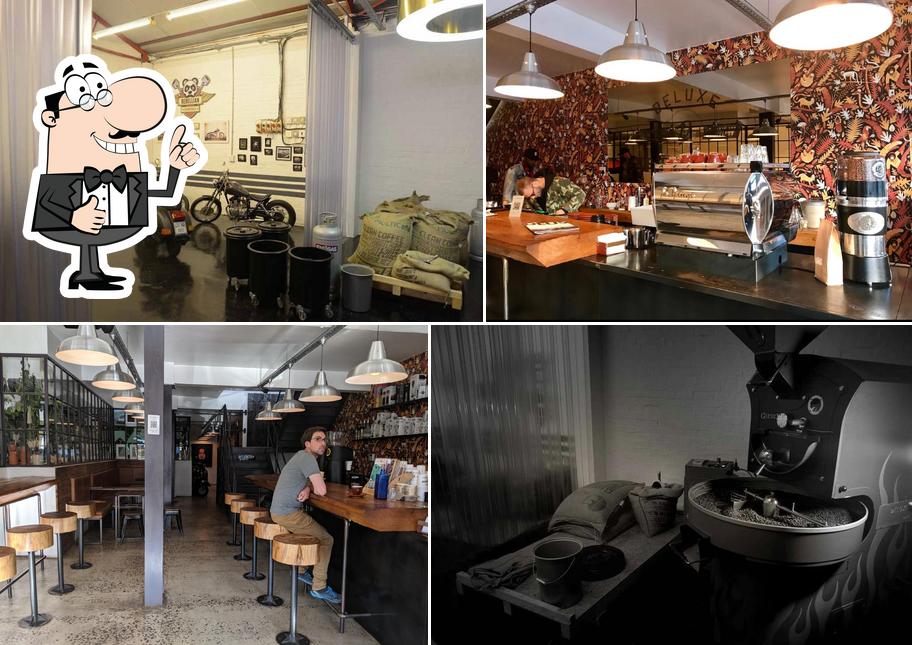 Deluxe Coffeeworks cafe, Cape Town, 171A Buitenkant St - Restaurant ...