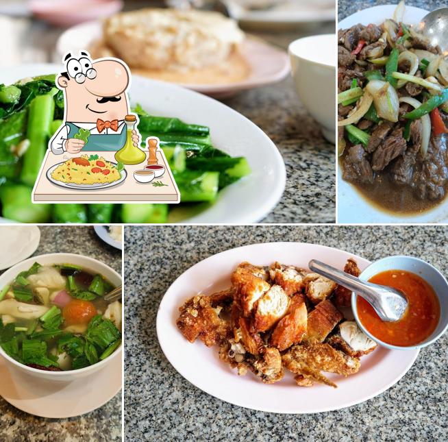 Sor Leet Rot Thai-Chinese Restaurant, Phitsanulok City, Phitsanulok ...