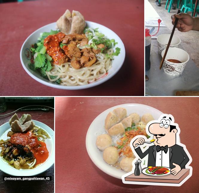 MIE AYAM & BAKSO GANG PAHLAWAN CILEUNGSI restaurant, Limus Nunggal ...