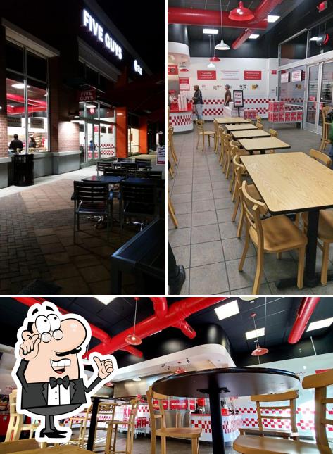 Five Guys, 5660 Cottle Rd in San Jose - Restaurant menu and reviews