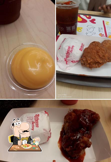 Richeese factory restaurant, Kartini - Restaurant reviews