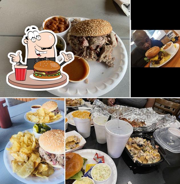 Three Lil Pigs, 250 Main St in Pine Mountain - Restaurant menu and reviews