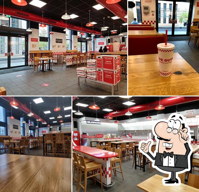 Five Guys, Utrecht, Brusselplein 89-91 - Restaurant menu and reviews