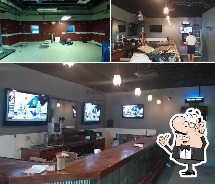 Rooster Room Bar & Lounge in Green - Restaurant reviews