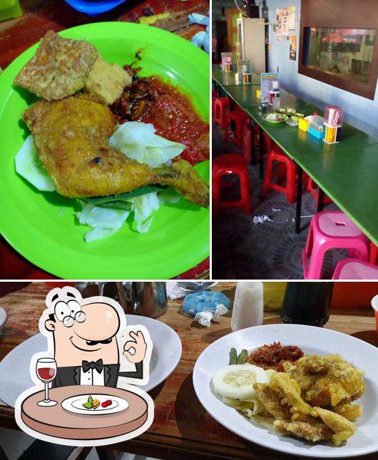 Sari Laut Mbak Amel restaurant, Makassar, Jl. Bulu Kunyi No.12A ...