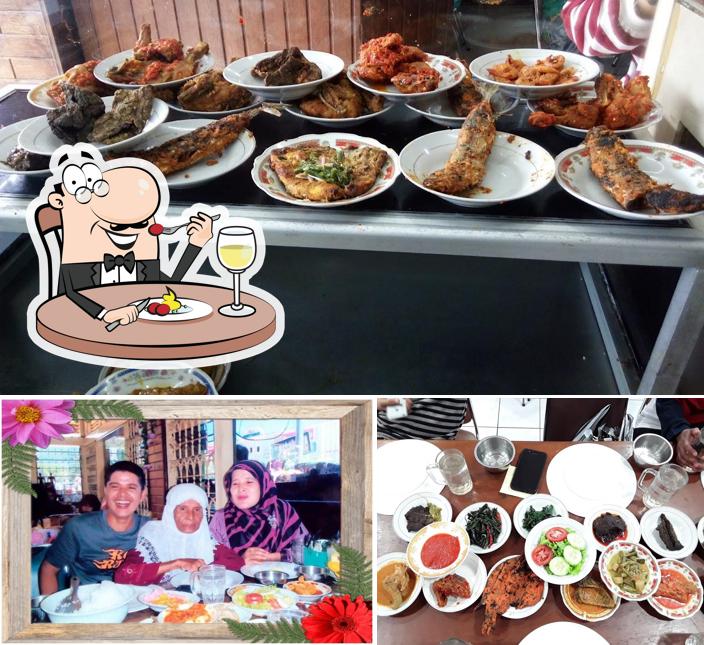 RM Simpang Raya Jam Gadang restaurant, Bukittinggi - Restaurant reviews