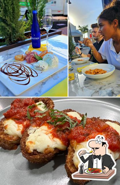 Acqua Pazza Coastal Italian Restaurant in Venice - Restaurant menu and ...