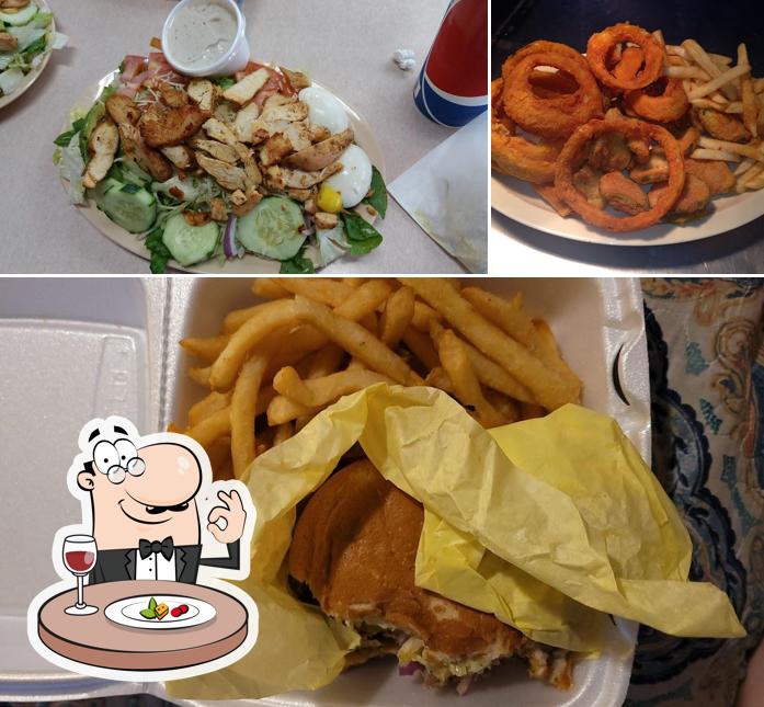 Burger Mania, 930 S E St in San Bernardino - Restaurant menu and reviews