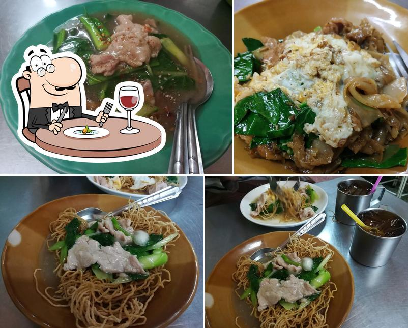 Auan Rat Na, Bangkok, Surasak - Menú del restaurante, precios y reseñas