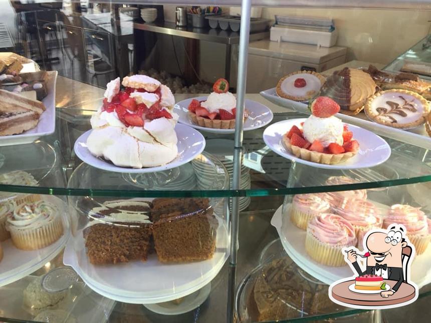 Puffers Café Bistro, Irvine - Restaurant menu, prices and reviews
