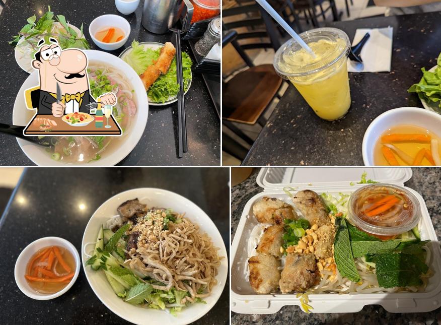 Pho Linh, 1156 College St in Toronto - Restaurant menu and reviews