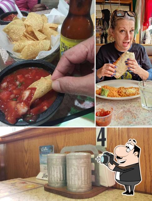 Lala's Place, 3470 E Layton Ave in Cudahy - Restaurant menu and reviews