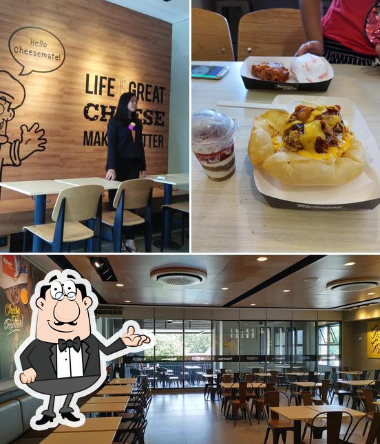Richeese Factory Singaraja restaurant, Buleleng - Restaurant reviews