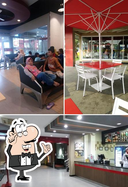 KFC Rest Area KM 62B, Tamelang - Restaurant menu, prices and reviews