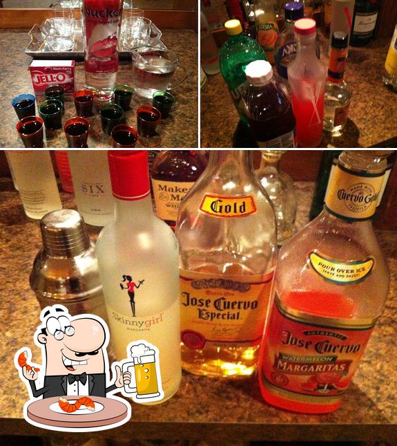Julie's Bar :) in Naperville - Restaurant reviews