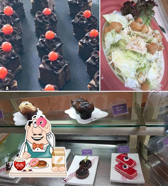 Orient Cafe, Al Ain, 3QH9+574 - Street - Restaurant reviews