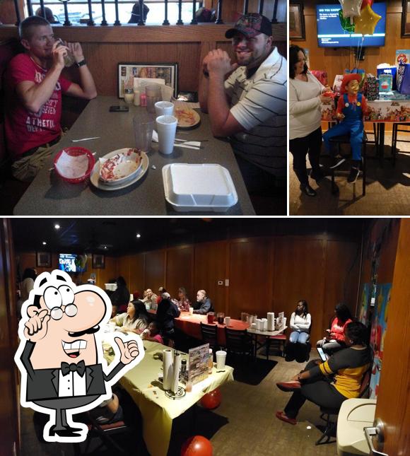 Village Pizza in Hazlehurst - Restaurant menu and reviews
