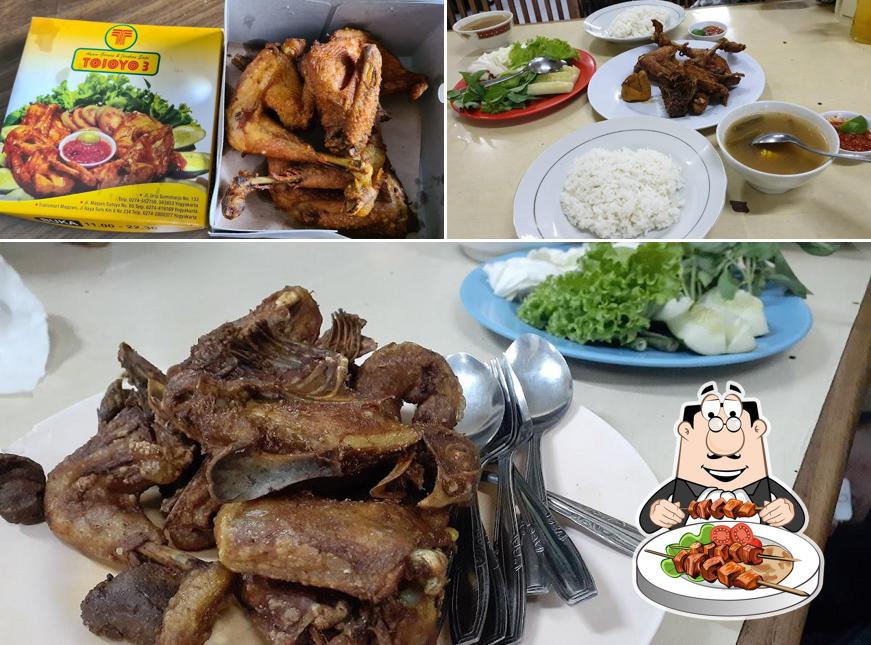 TOJOYO 3 Ayam Goreng dan Jerohan Sapi restaurant, Yogyakarta, Jl. Urip ...