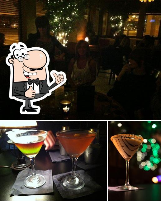 Cosmopolitan Lounge, Des Moines - Restaurant menu, prices and reviews