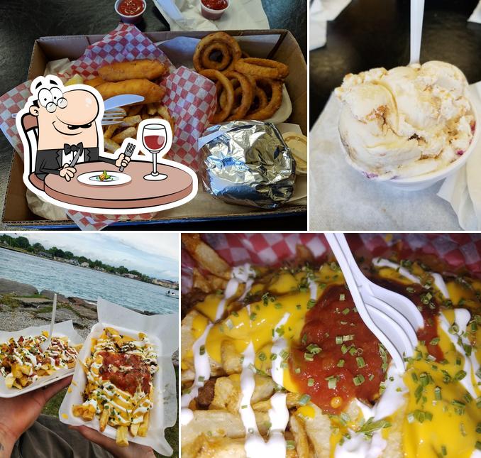 Suzy's Ice Creamporium in Point Edward - Restaurant reviews