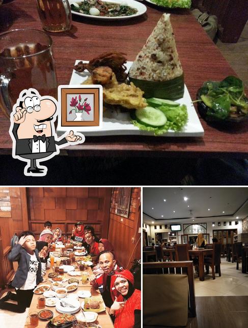 Rumah Makan Khas Sunda Cibiuk restaurant, Bandung, Soekarno-Hatta St No ...