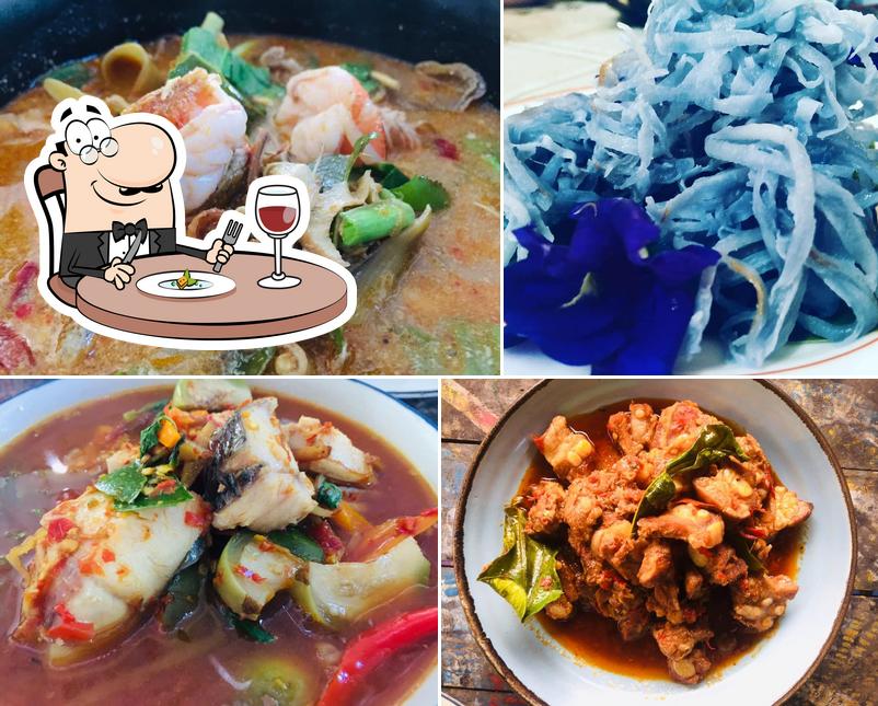 Aukaowaupla Thai Local Food restaurant, Hom Kret, 85/2 หมู่ 1 ...