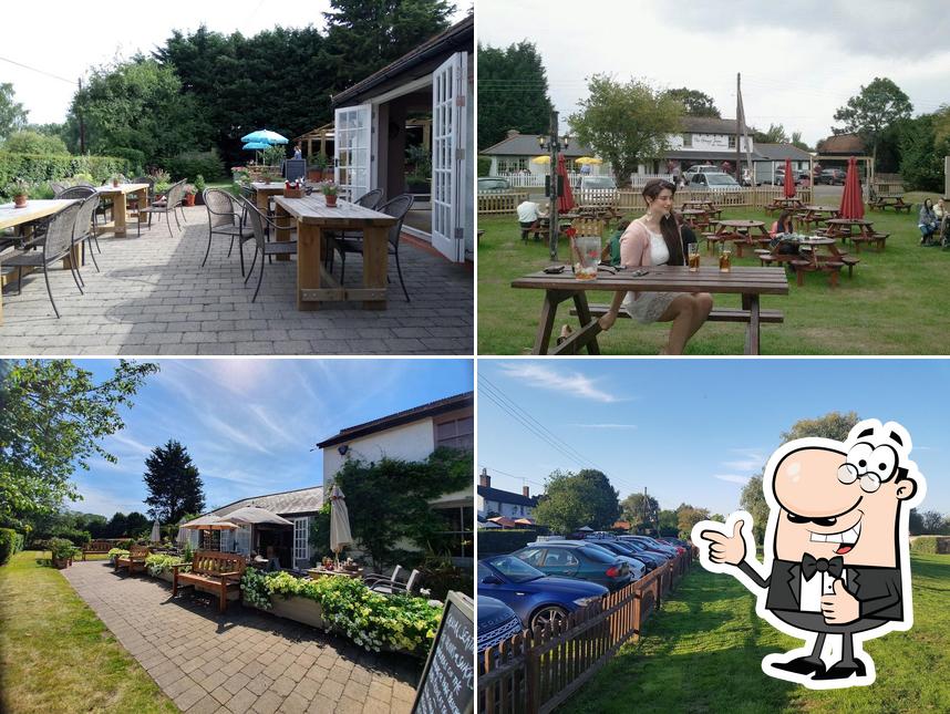 The Henny Swan, Henny Rd in Sudbury - Restaurant reviews