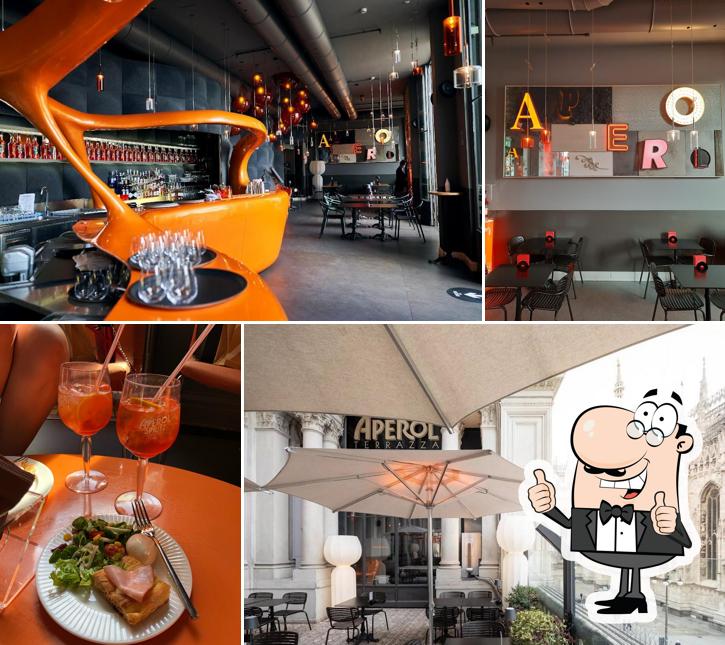 Terrazza Aperol caffè bar, Milano, Piazza Duomo angolo Galleria ...