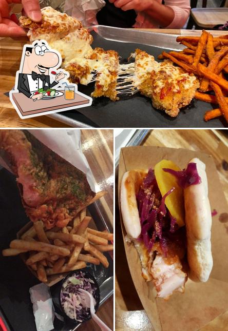Monga Fried Chicken, 692 Yonge St in Toronto - Restaurant menu and reviews